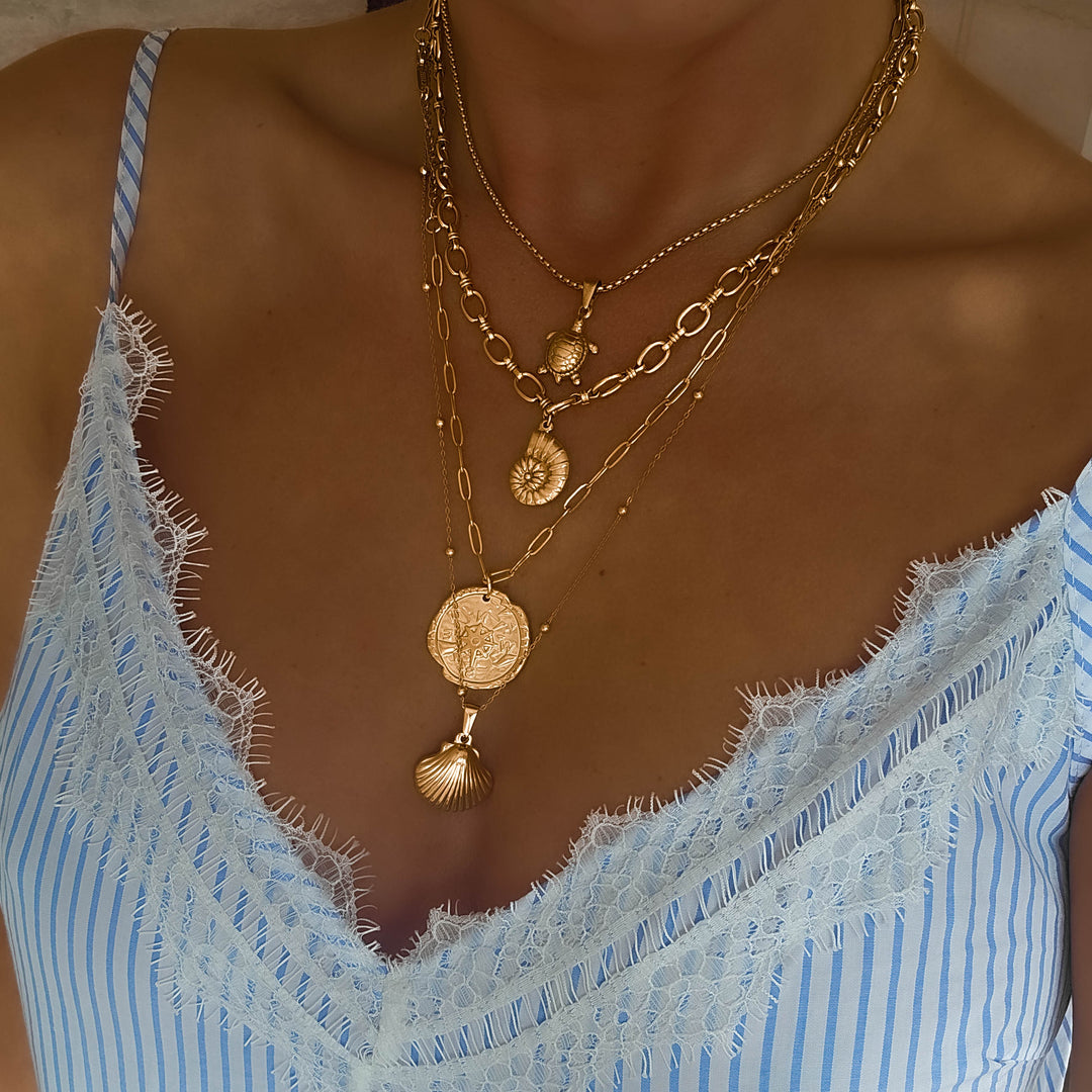 Ariel Scallop Shell Gold Necklace – DORSYA